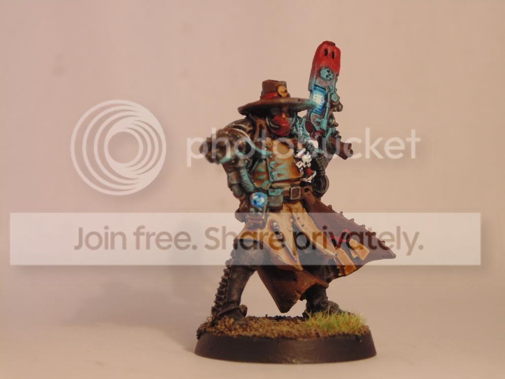 My 2nd attempt at OSL, with a Witch Hunter Inquisitor : r/Warhammer